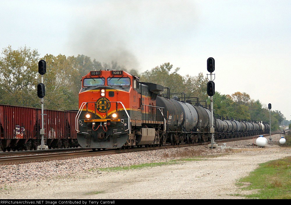 BNSF 1081